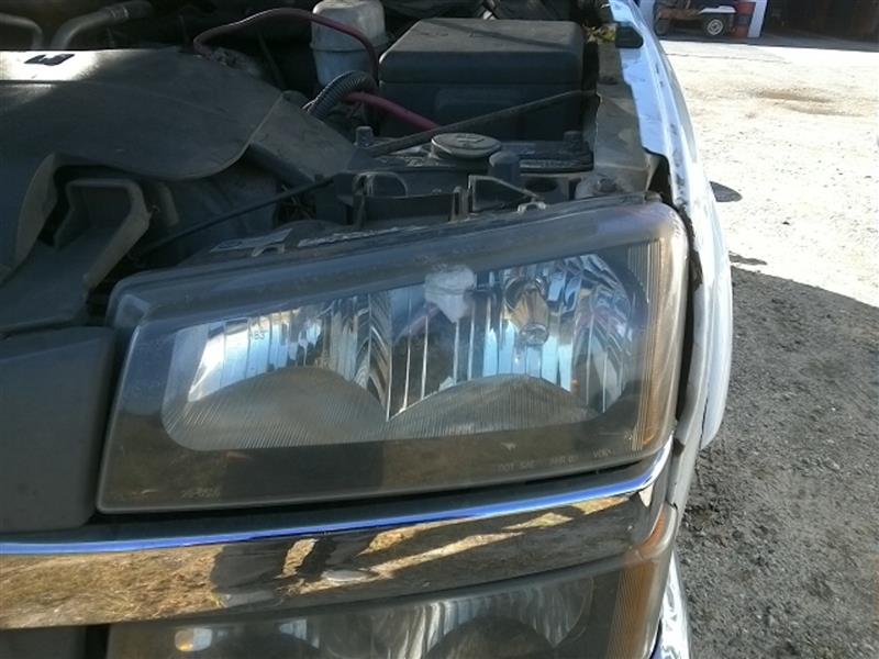 CHEVROLET AVALANCHE 1500 2005-2006 w/o lower body cladding L. Headlight ...